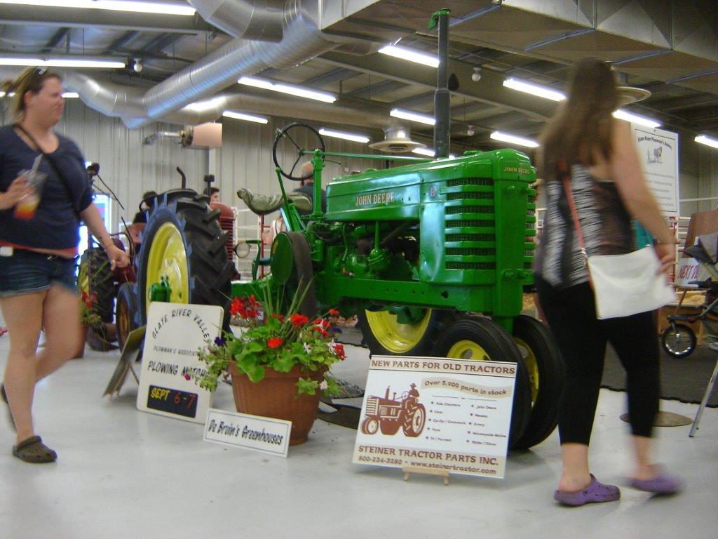 Tractor Show - Thunder Bay Ontario - Antique Tractor Blog