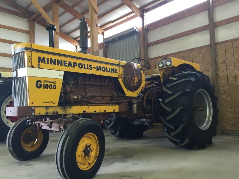 Minneapolis-Moline G1000 Tractors