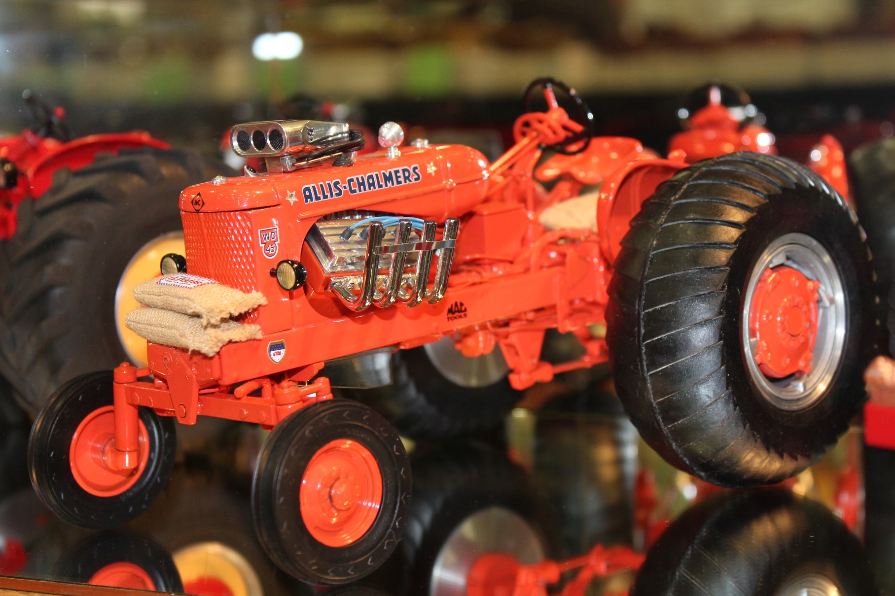 Custom Built 1/16 Scale Pulling Tractors